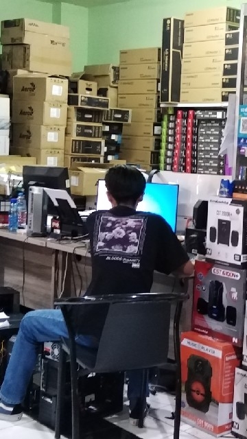 Inside Bandung Komputer - Toko Komputer