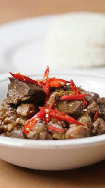 Rabeg - Daging kambing yang diolah dengan bumbu rempah tradisional