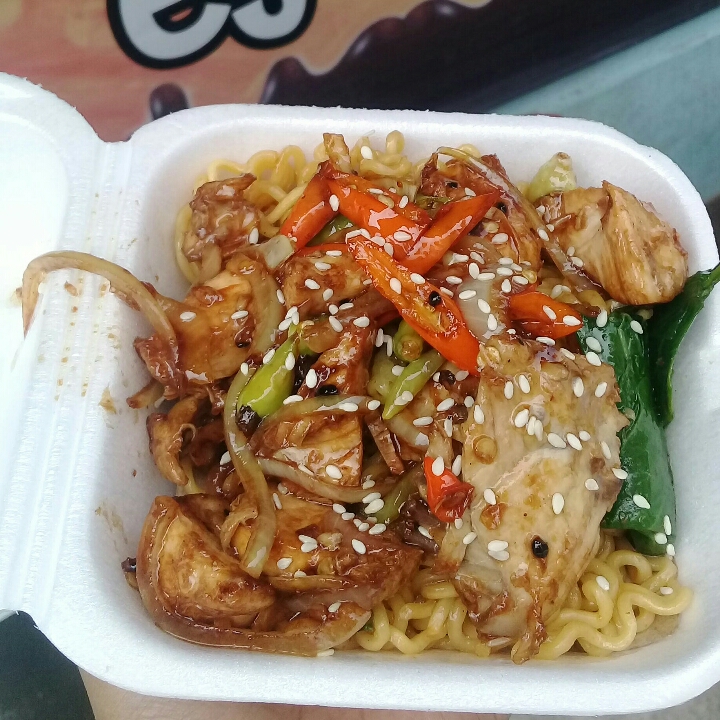 Indomie Goreng Ayam Lada Hitam | Tayujek